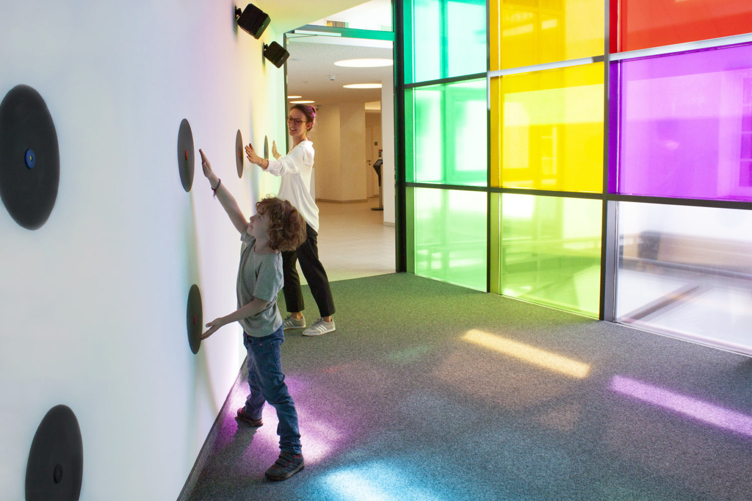 Singing Wall – Premiere im AUDIOVERSUM | Wellness Magazin – The way of life