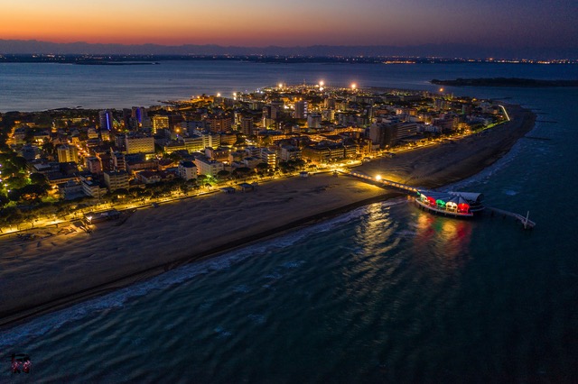 Lignano: Terrazza a Mare erstrahlt in Grün-Weiß-Rot | Wellness Magazin ...
